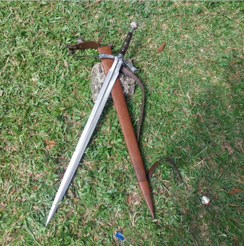 29 Inch Viking Sword With Carved Pommel Full Tang Using Sword Kukri ...