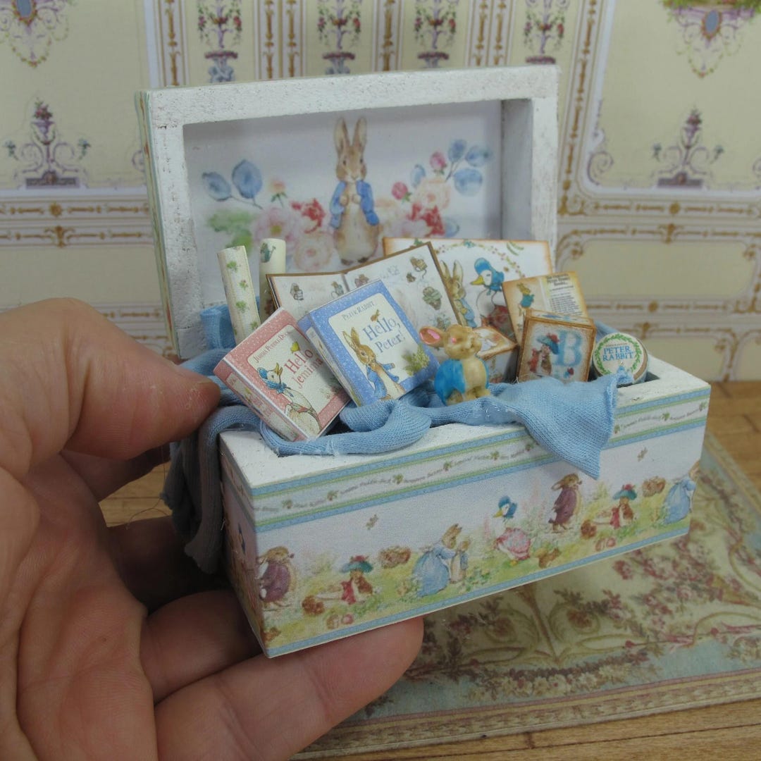 Gaël Dollhouse Miniature Full Peter Rabbit Trunk , Books Petter Rabbit ...