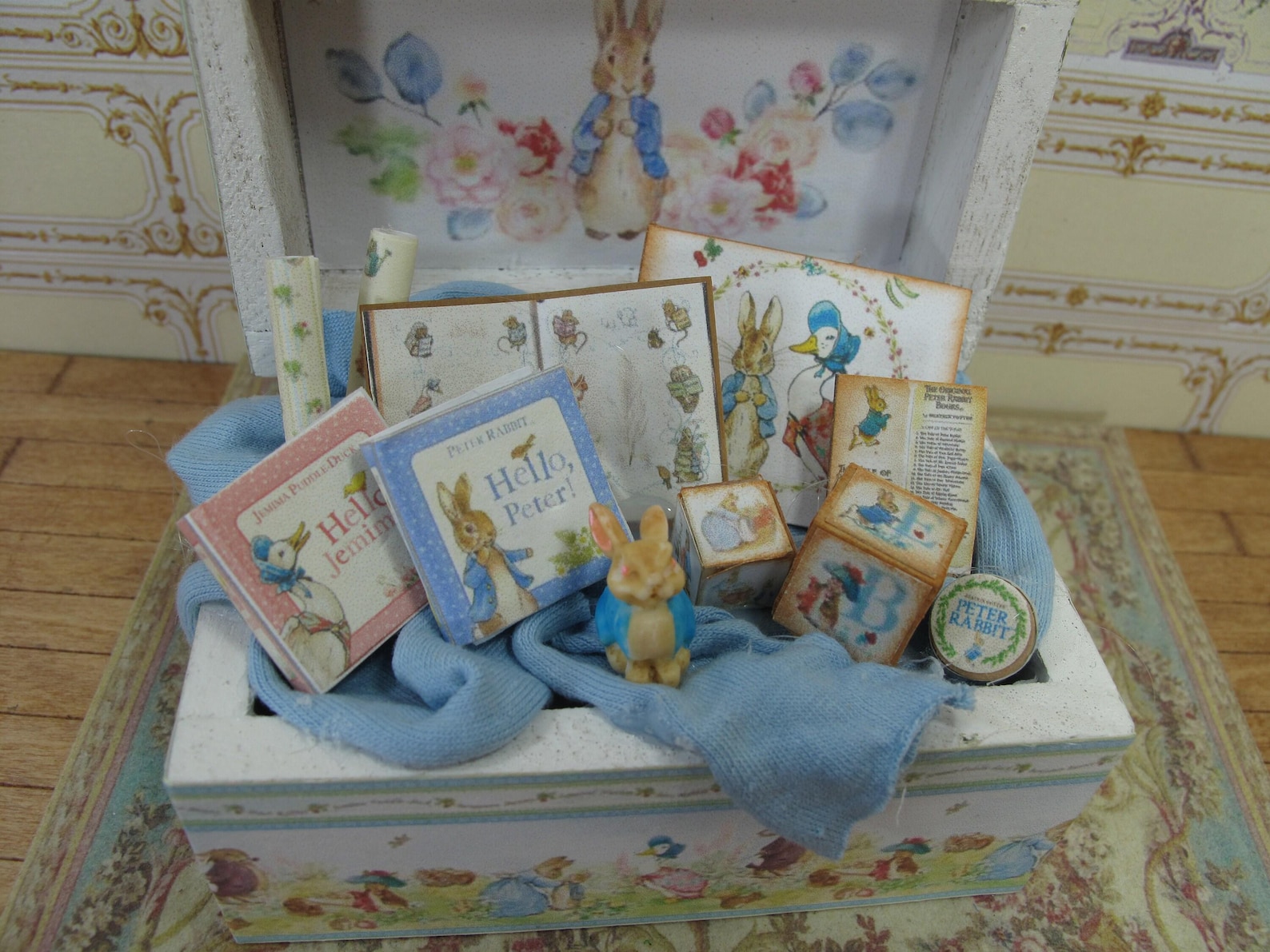 Gaël Dollhouse Miniature Full Peter Rabbit Trunk , Books Petter Rabbit ...