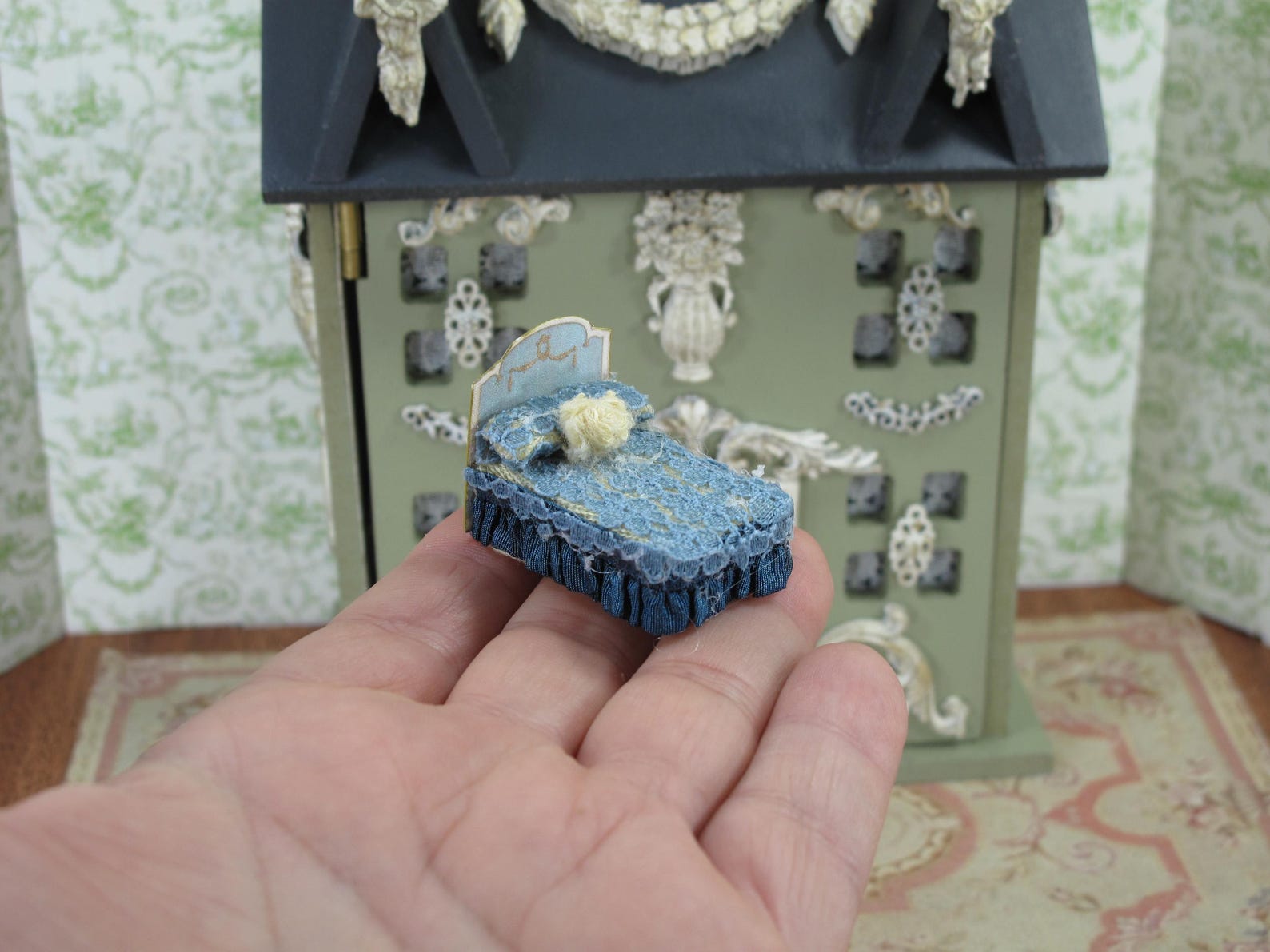 Miniature 1/4 1:48 48th 1/48 Quarter Scale Shabby Chic Armoire Bed ...