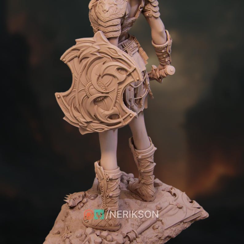 Female Fighter Mini | 32mm Female Paladin or Gladiator Miniature ...