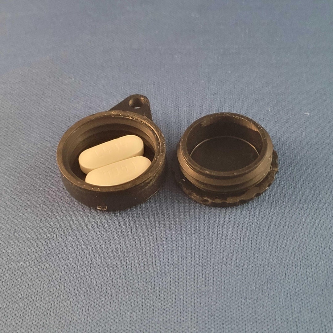 Compact Pill Case Keychain Screw-top Design for On-the-go Convenience ...
