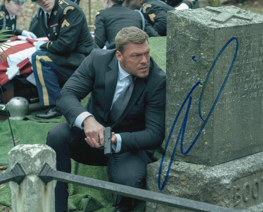 Signed Alan Ritchson 8 X 10 Photo Reacher - Etsy