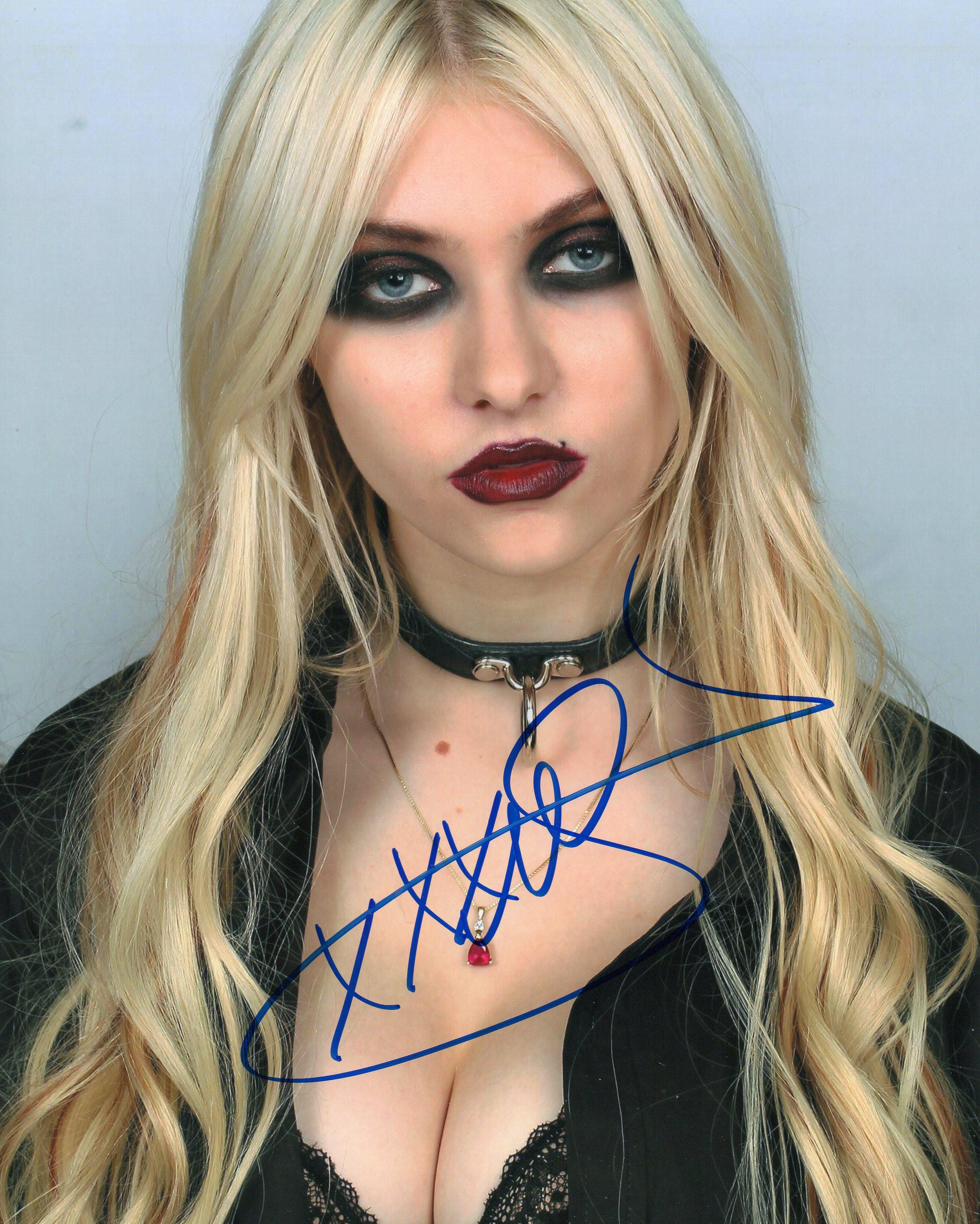 Signed Taylor Momsen 8 X 10 Photo - Etsy