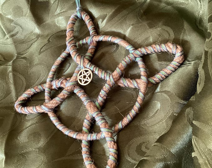 Witch’s Knot L Celtic Knot L Wiccan & Pagan Decoration L Unique Gift Rare Find L Home Decor L ...