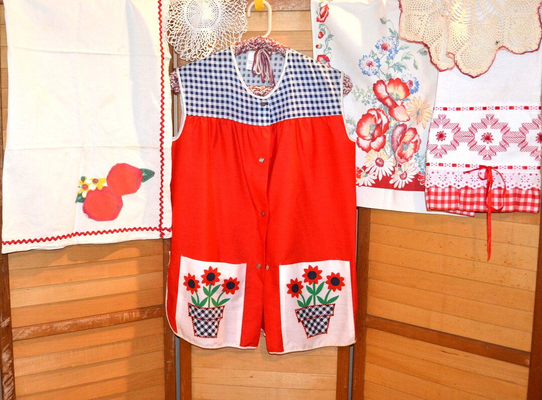 Kitsch Red 1950's Linen Goods With Kitschy Smock Apron - Etsy