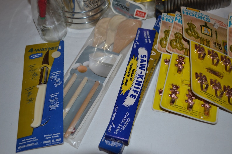 Vintage Kitchen Utensils Goods Farmhouse Kitsch Retro Country Core ...
