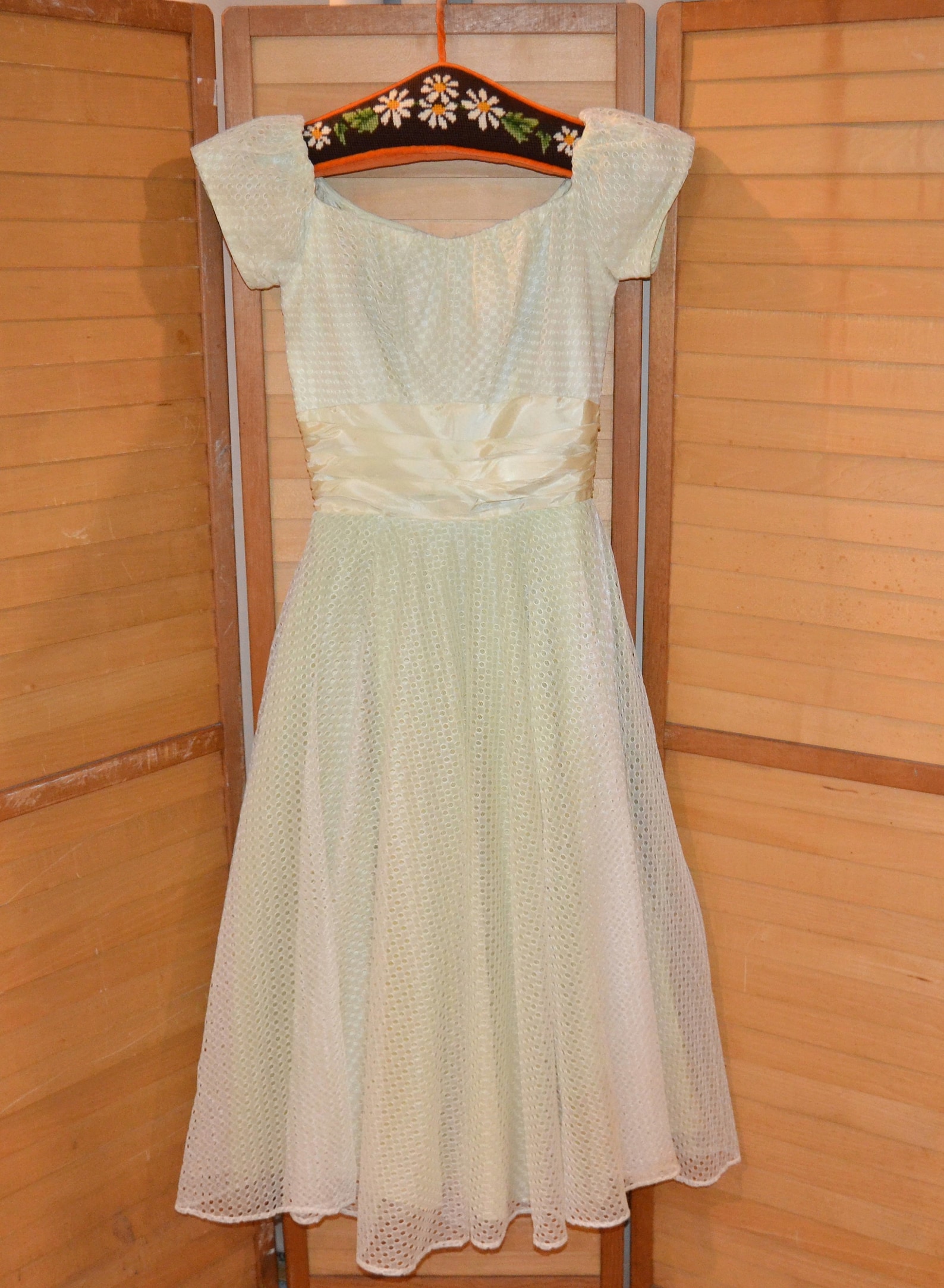 Vintage Gown 1950's Punched Eyelet Light Sage Full Swing With Sash - Etsy