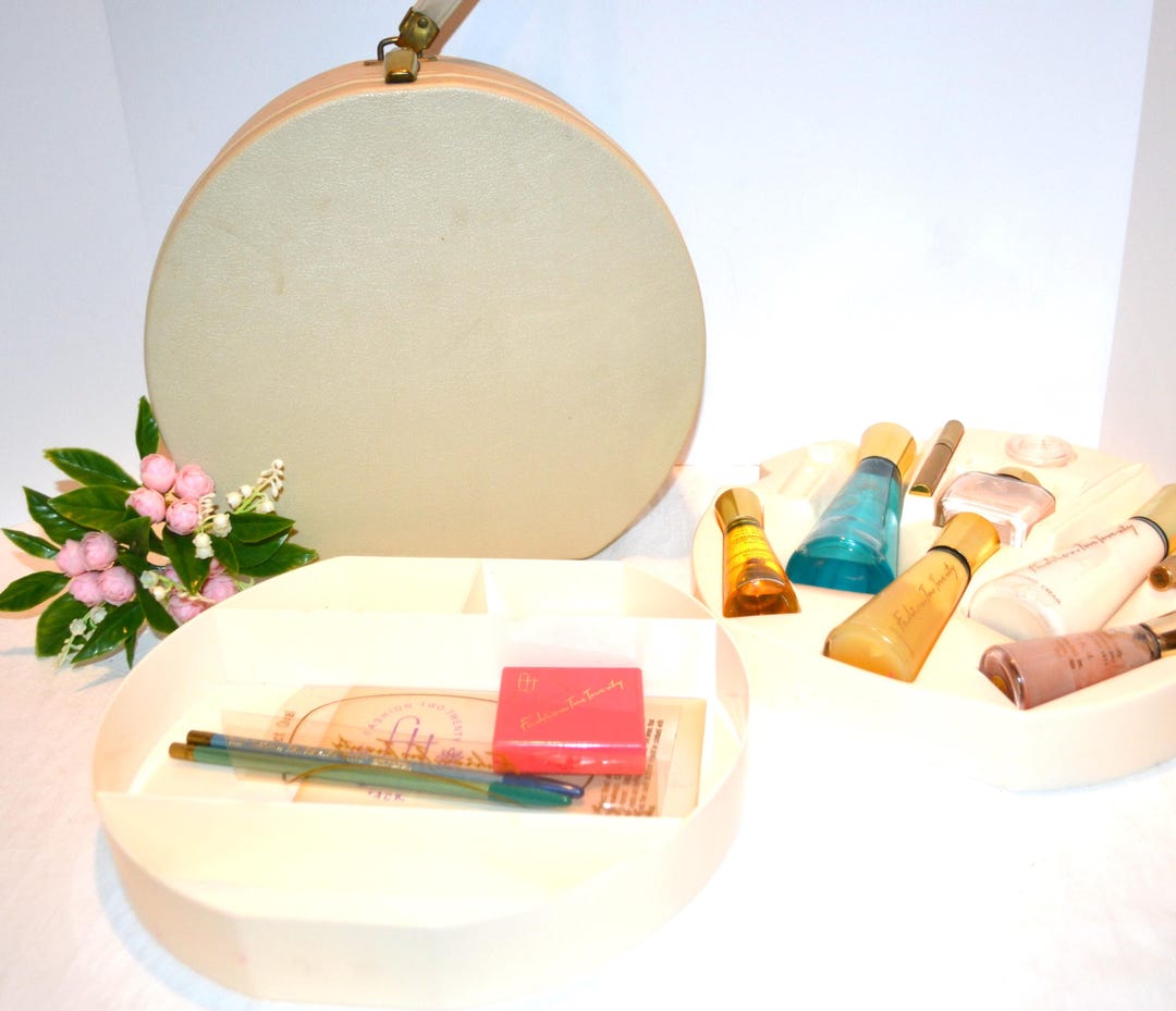 Vintage Round Cosmetic Case 1950's Fashion Two-twenty Makeup Set - Etsy