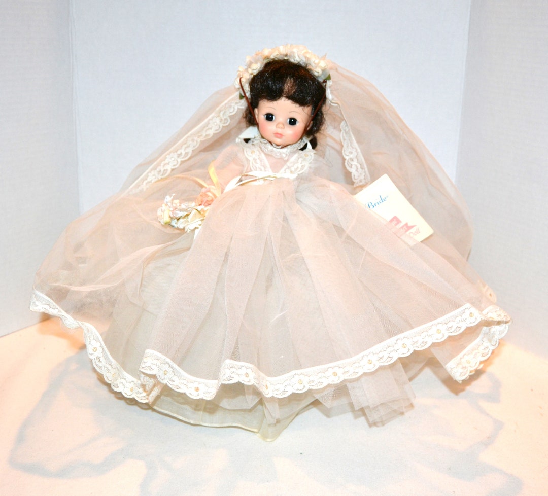 Vintage Madame Alexander Bride Doll 1980's - Etsy