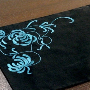 Black Linen Table Runner Embroidered Floral Table Runner - Etsy