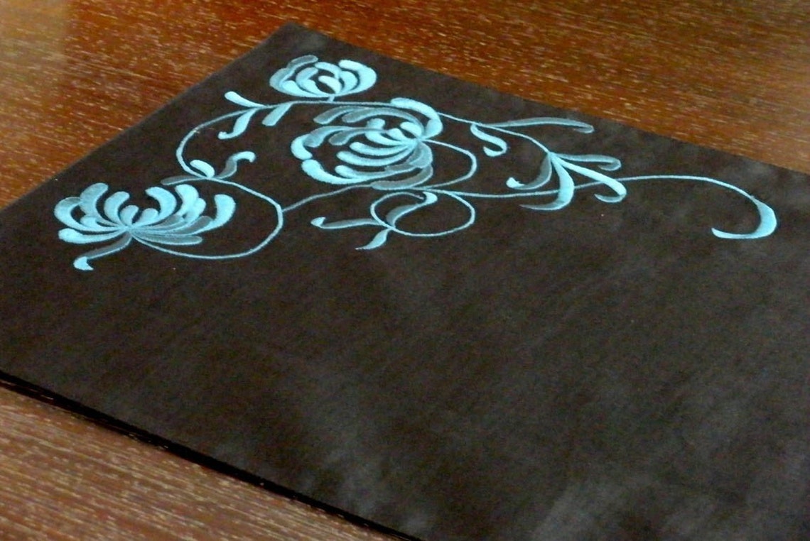 Black Linen Table Runner Embroidered Floral Table Runner - Etsy