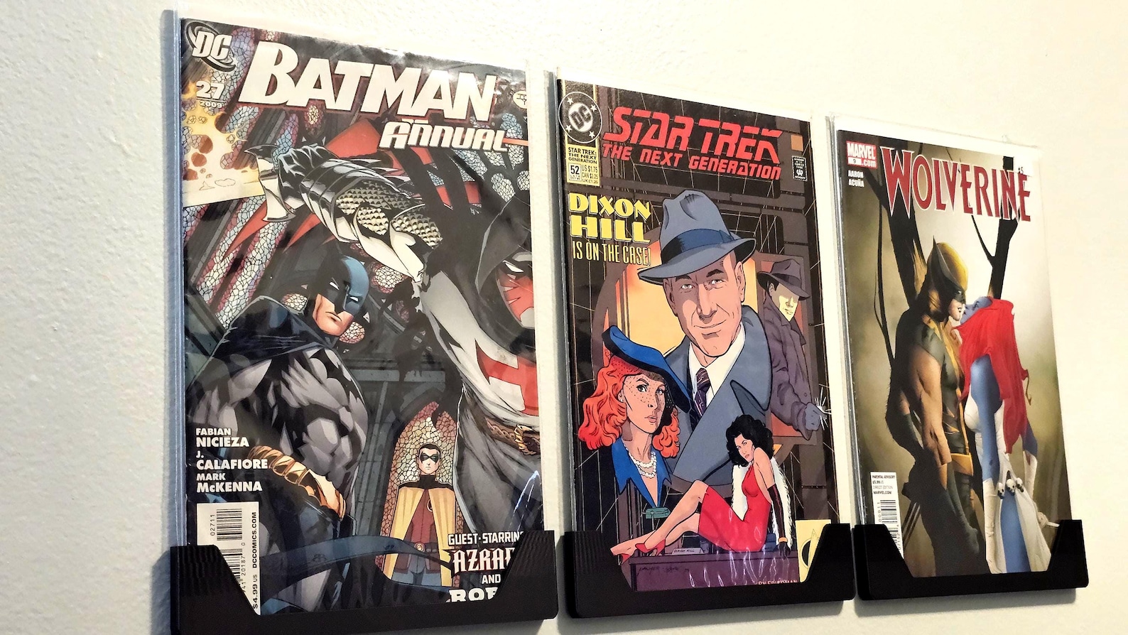 3D Printed Comic Book Wall Holder – Display With Style & Ease! - Etsy