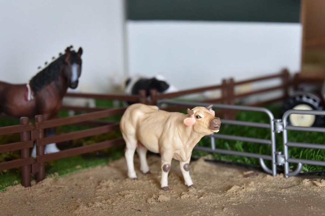 Charolais Cow Roaring, Realistic Toy Cow, UK, Plastic, Kids Farm Animal ...