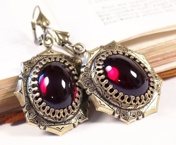 Garnet costume jewelry store
