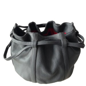 Black or Grey Drawstring Bag, Bucket Bag sophie in Italian Leather ...