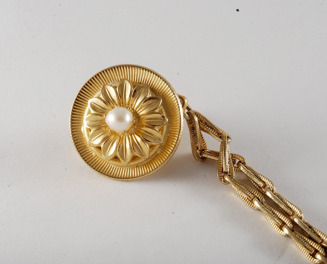 Vintage Sweater Clip Gold Tone Metal Flower Faux Pearl Center Double ...
