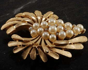 Trifari Pearl Brooch - Etsy