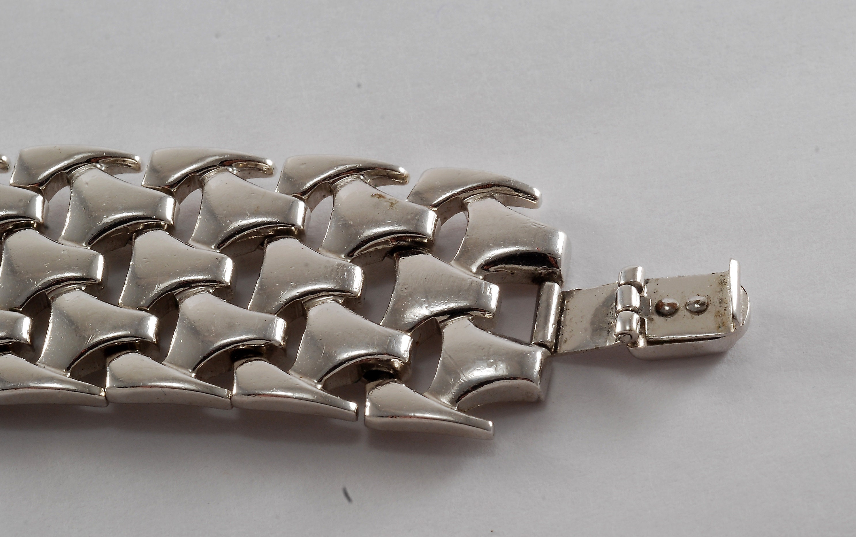 Vintage Ladies Bracelet Link Design Trifari Patpend Metal Fashion ...