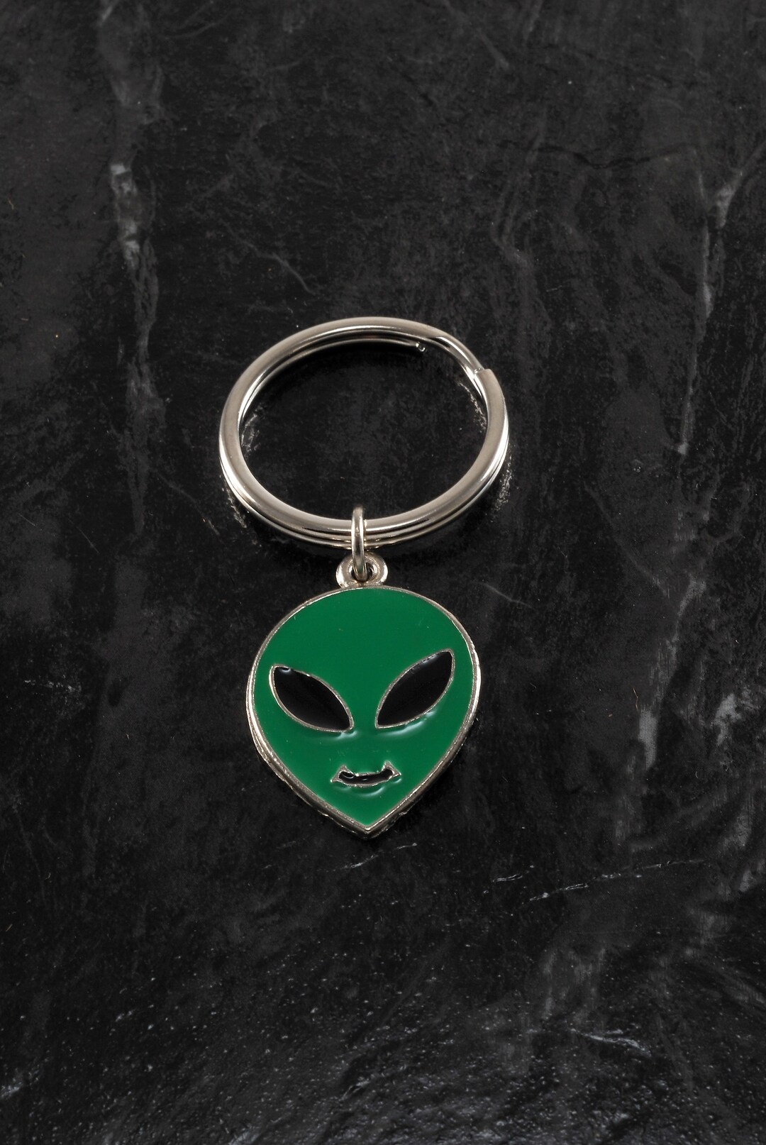 Vintage Enamel Green Alien Keychain Silver Metal Extraterrestrial Key ...