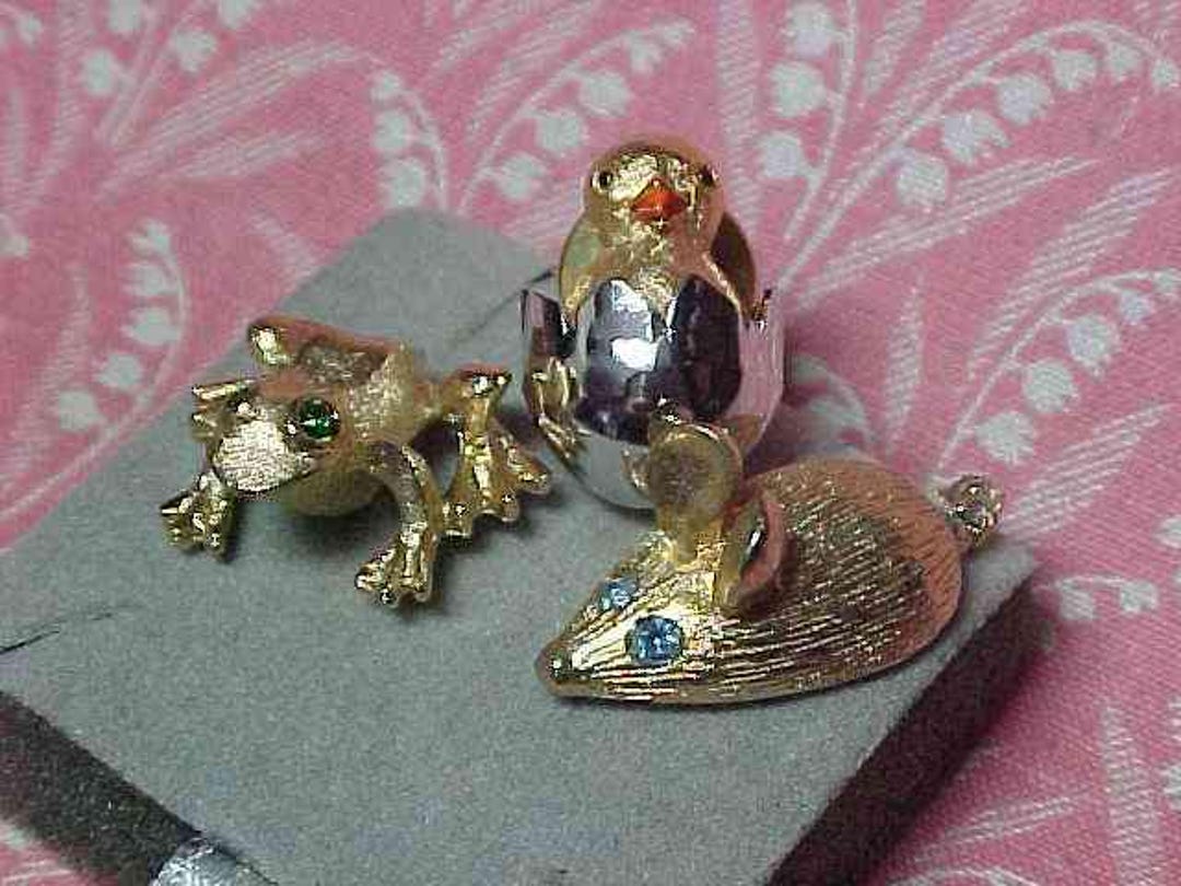 Vintage Avon Lapel Pin Lot Frog Mouse and Chick in Egg - Etsy