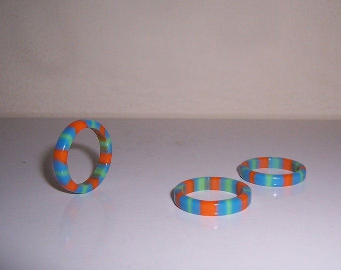 42 Pieces, Rare Mod Opaque Lucite Striped, 25mm Ring Connector Circles ...