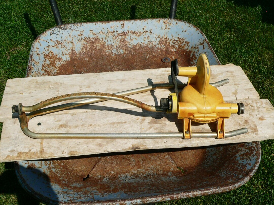 Vintage Nelson DIAL-A-RAIN #3037 Oscillating Water Sprinkler 1960's 22 ...