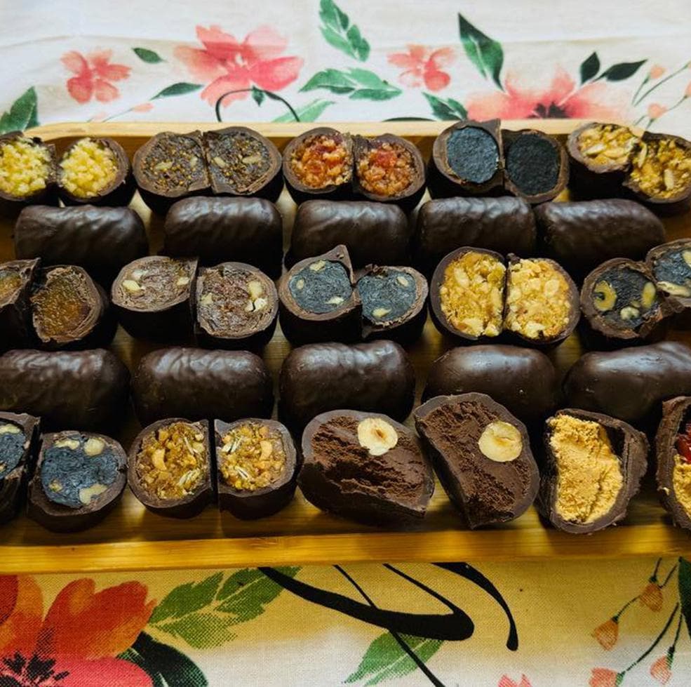 Handmade Ukrainian Chocolate Gift Box | Artisanal Chocolates With Fruit ...