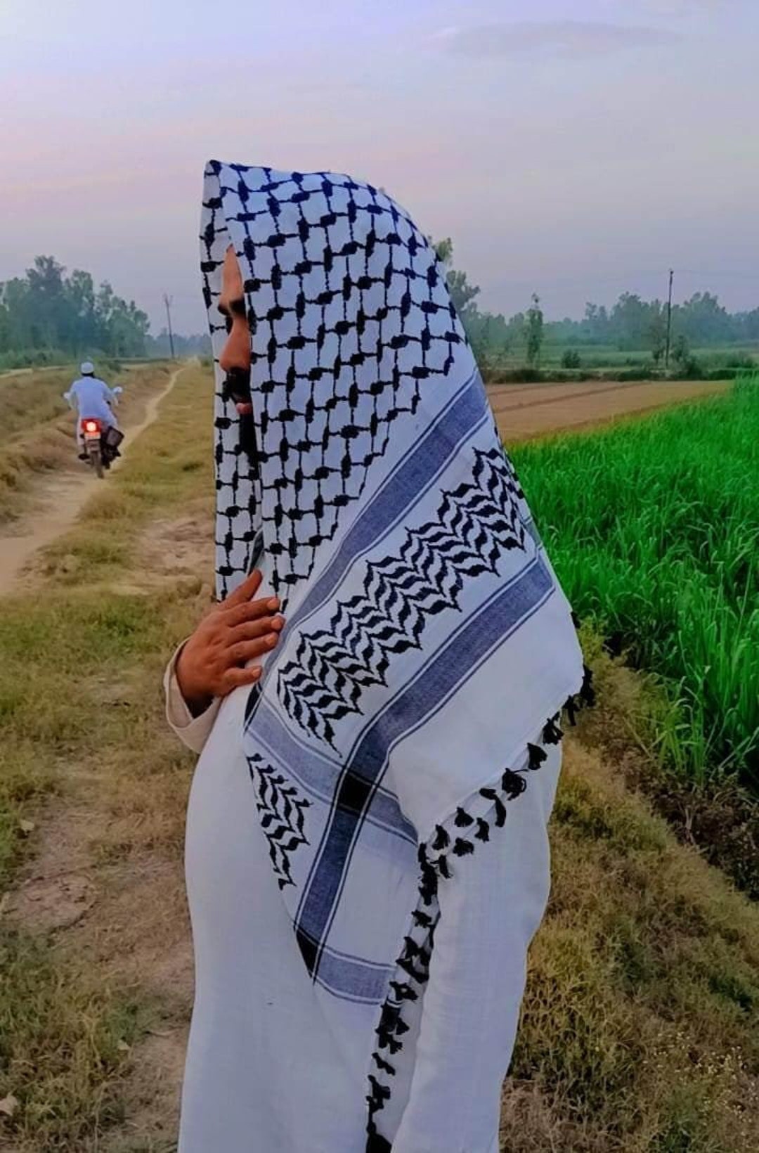 Free Palestine Keffiyeh Shemagh Kufiya Scarf, Arafat Hatta Arab Style ...