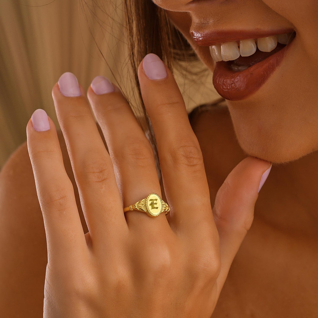 Initial Signet Ring, Vintage Gothic Ring, Gold Signet Ring, Old English ...
