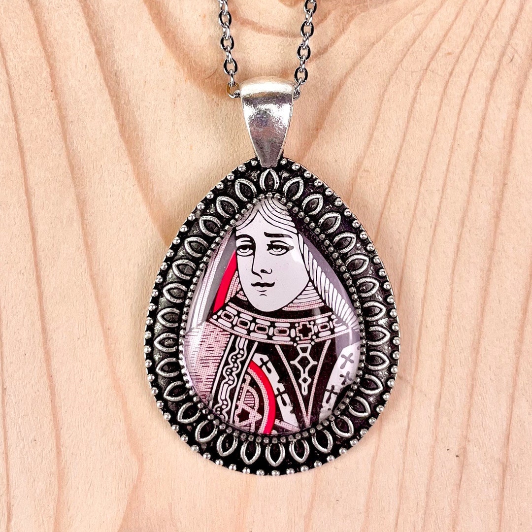 Teardrop Queen Playing Card Necklace - Etsy
