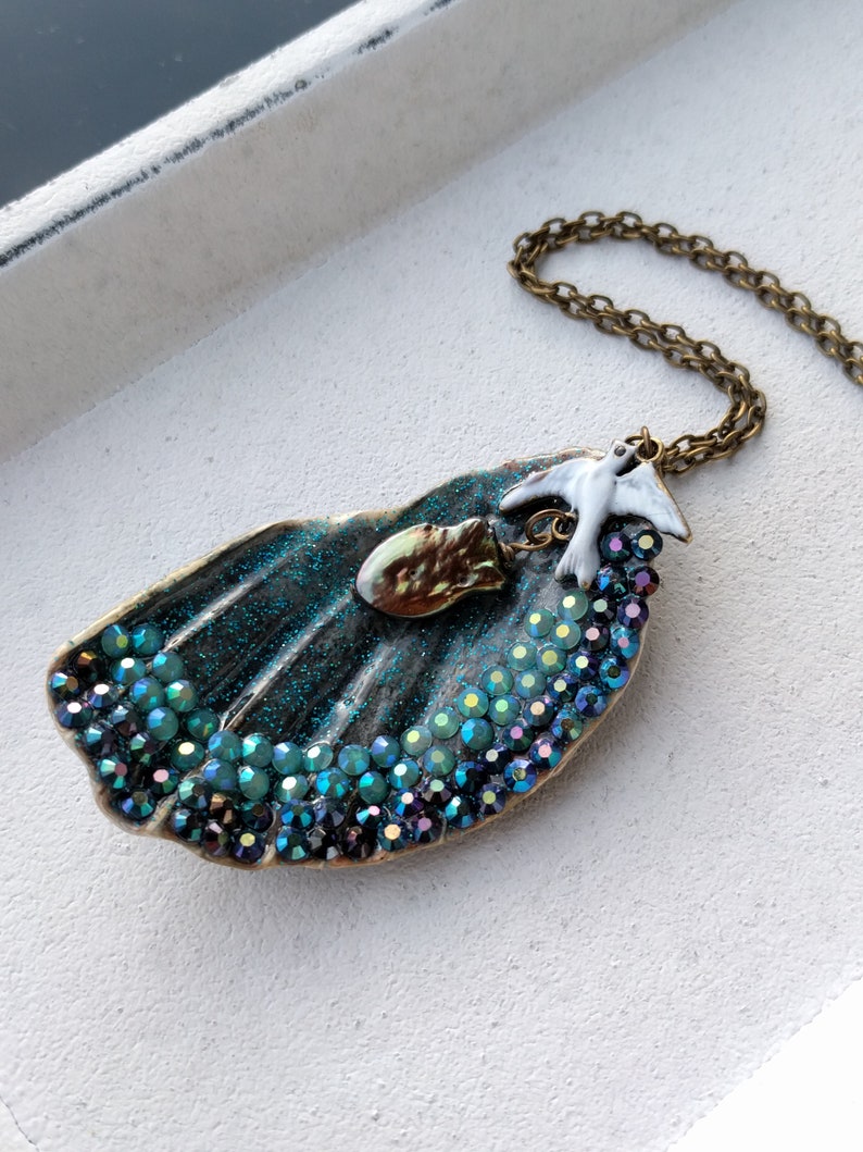 Vintage Pendant Necklace Bronze Shell Bird Seagull Keepsake | Etsy