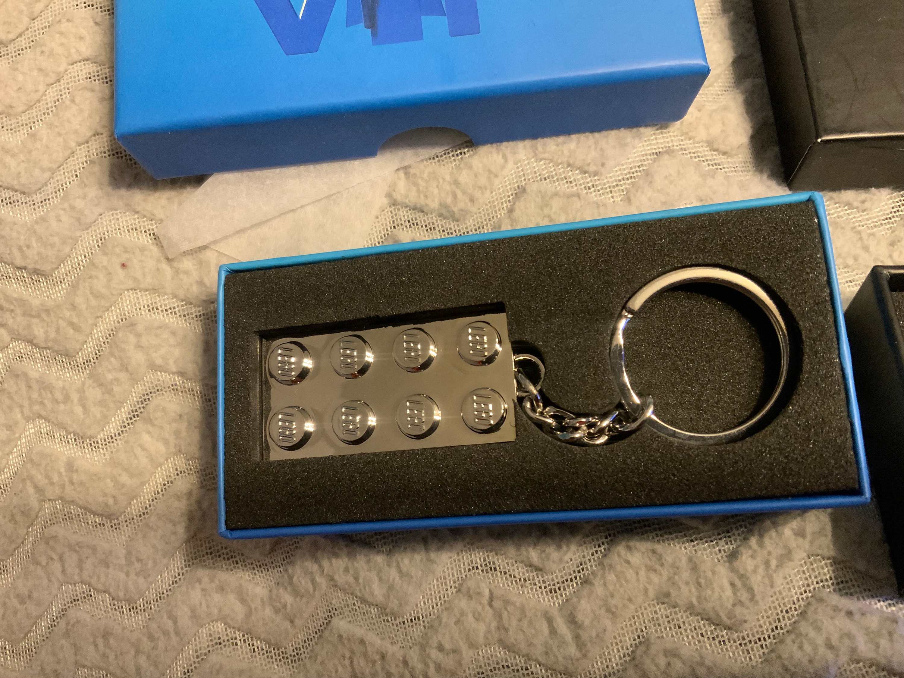 Lot of 2 LEGO Key Chains, Star Wars beskar and Silver Brick, 100% New ...