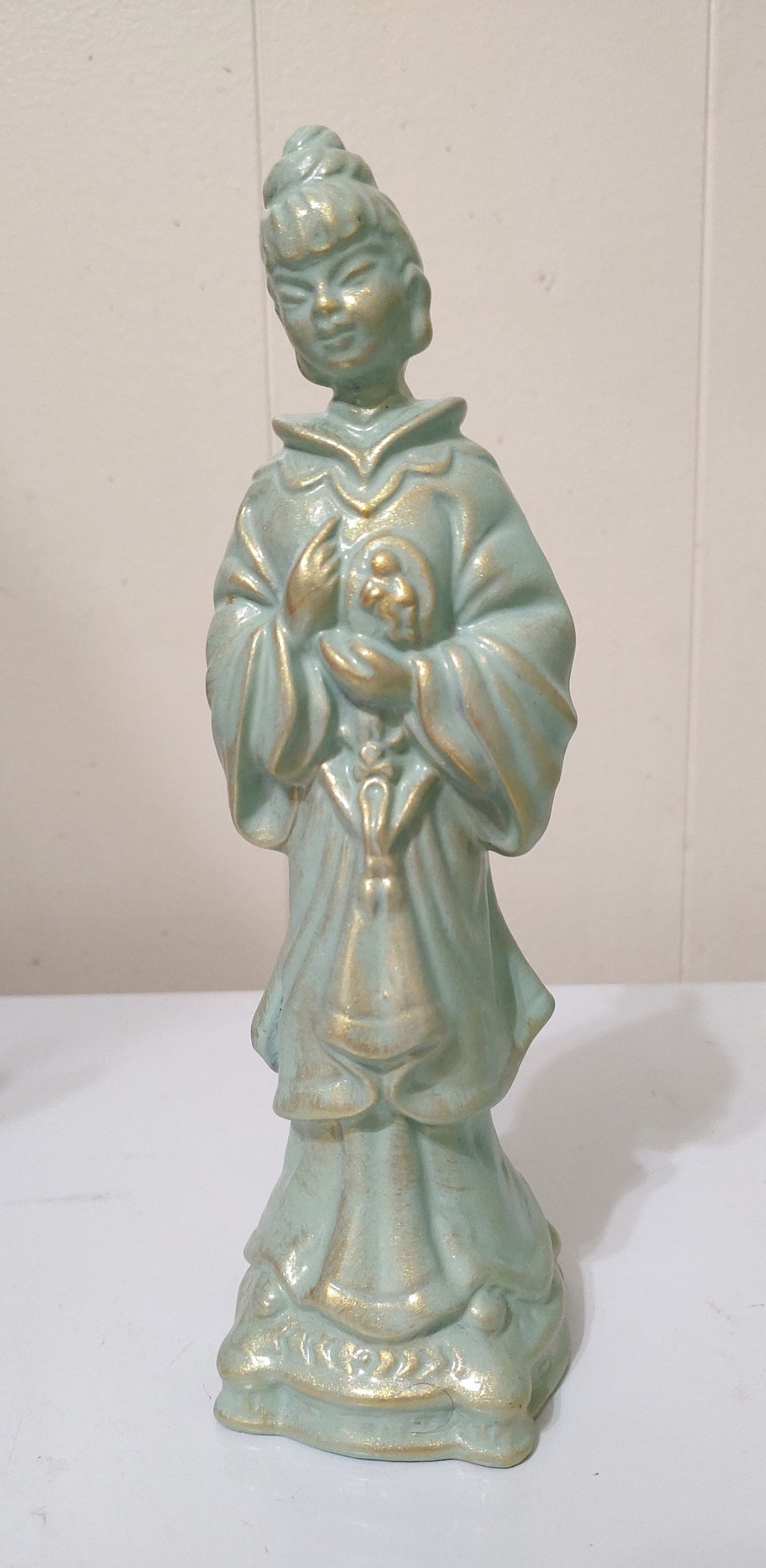 A Vintage Hand Painted Ceramic Geisha in Traditional Oriental Outfit ...