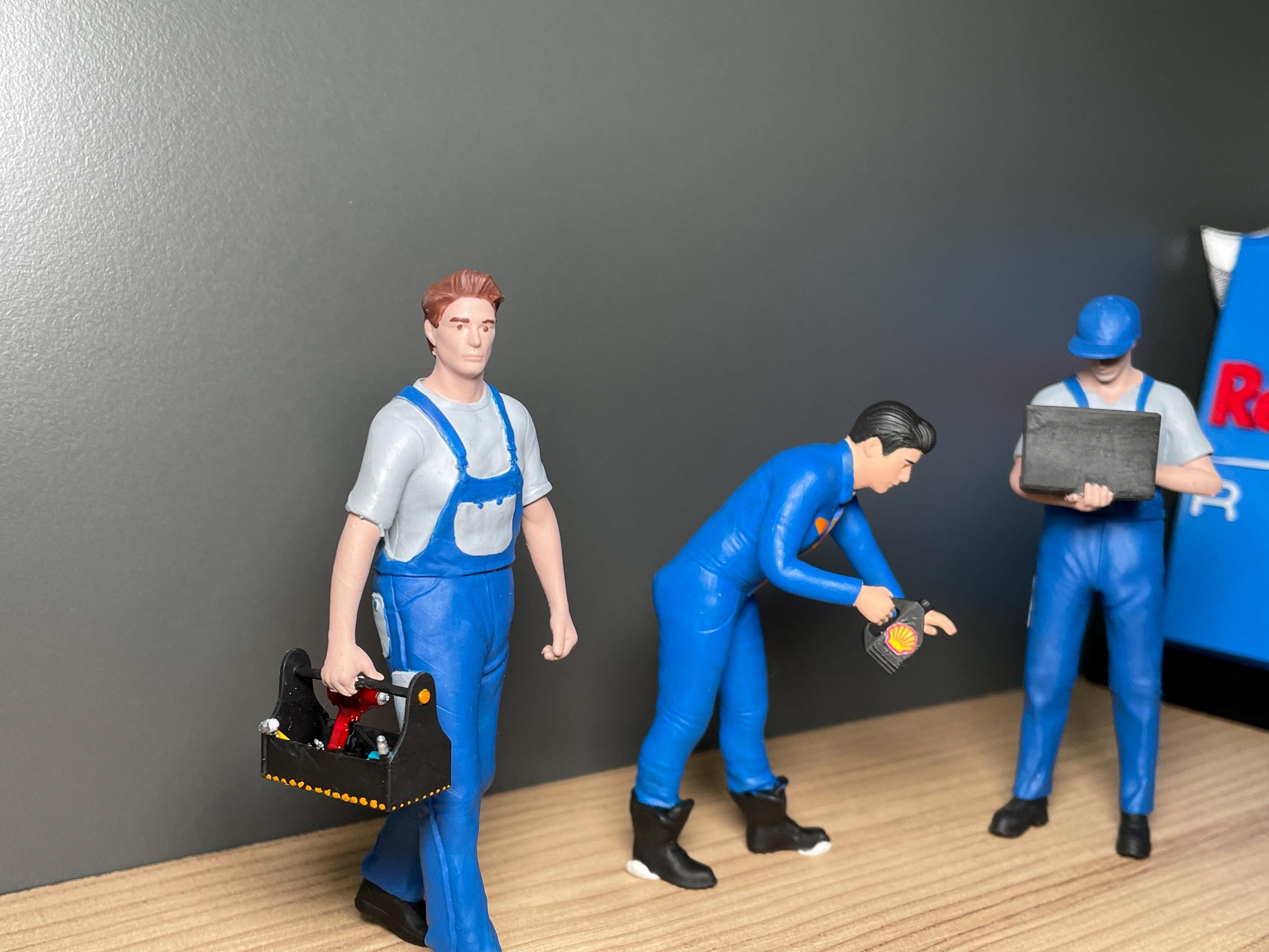 1/18 Scale Mechanic Man Figure - Mechanic Garage Diorama Figurines - Etsy
