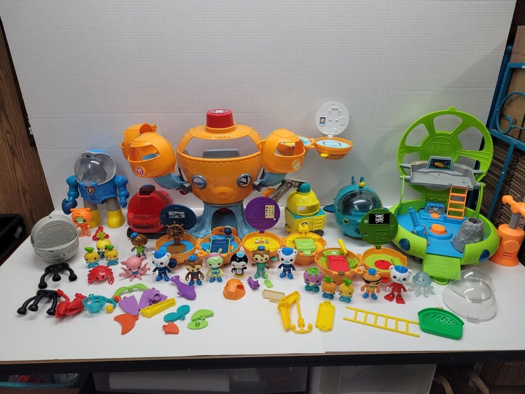 Huge Octonauts Lot Octopod Octolab Gup A X Max Suit on the Go Pods ...