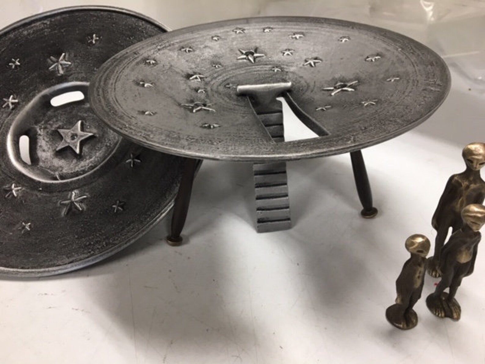Flying Saucer W/alien Family - Item #922, Cast Bronze and Aluminum - Etsy