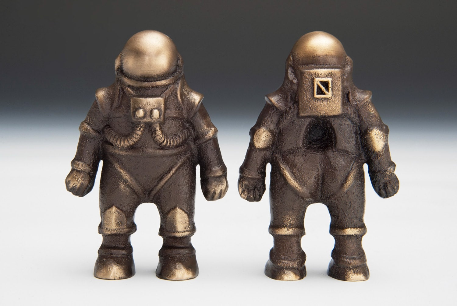 Moon Rocket Coin Bank With One Spaceman Item 924 Cast - Etsy Canada