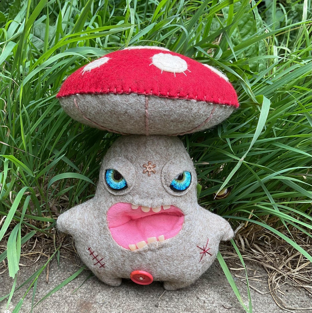 Feral Fun Guy Uncanimal Mushroom Monster Oddity Doll Plush red & Beige ...