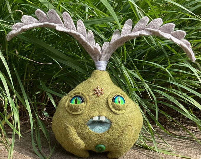 Bucktooth Budling Uncanimal Sapling Sprout Mini Plush (green & Silver ...