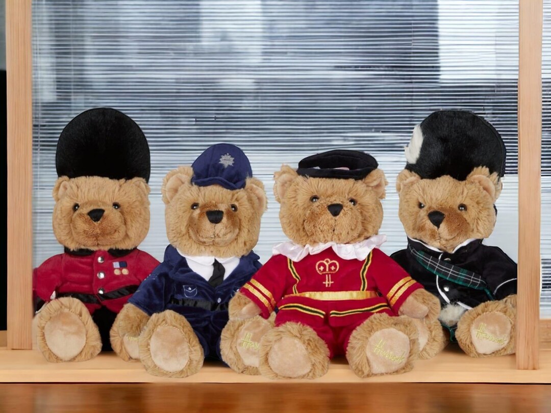 Harrods Royal Guard Bear Collection: British Heritage Plush Set (25cm ...