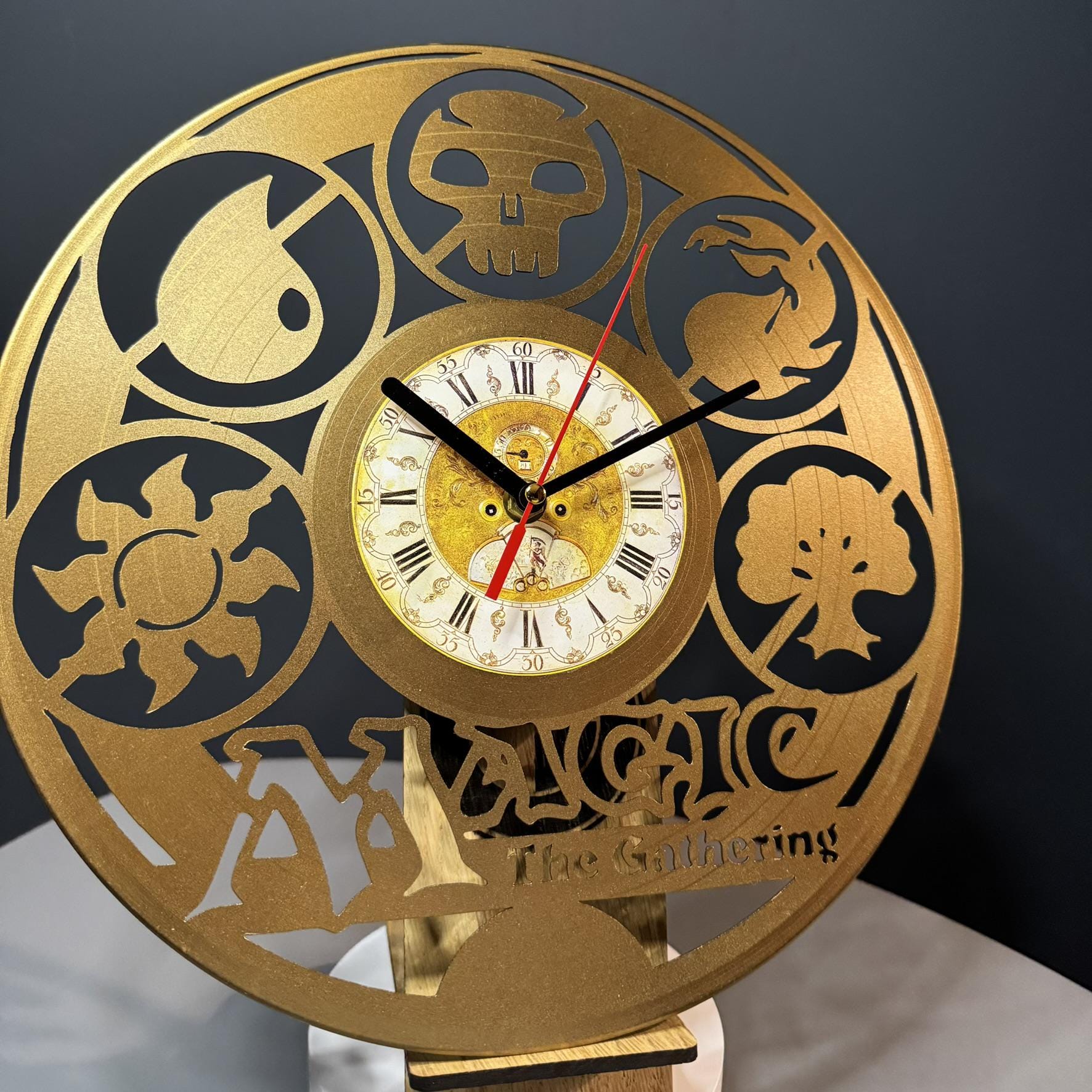 Magic the Gathering Gold Vinyl Record Clock, Birthday Gifts for Kids ...