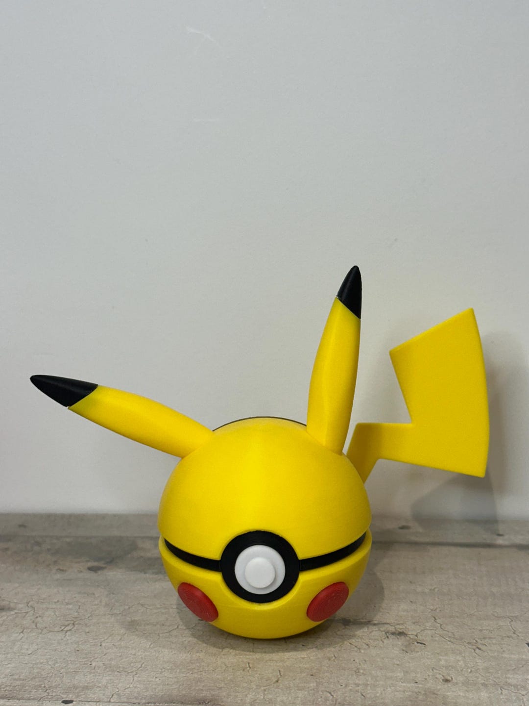 POKEBALL PIKACHU - Etsy