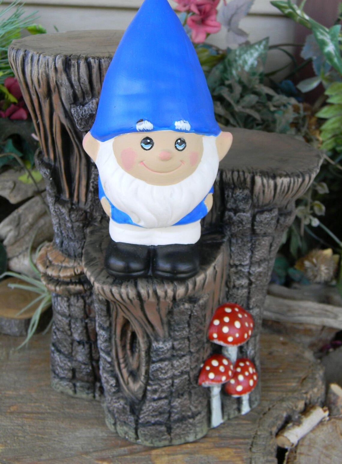 Garden Gnome - Mr Gnomeo Hand Painted Ceramic Garden Statue Sweet Gnome ...