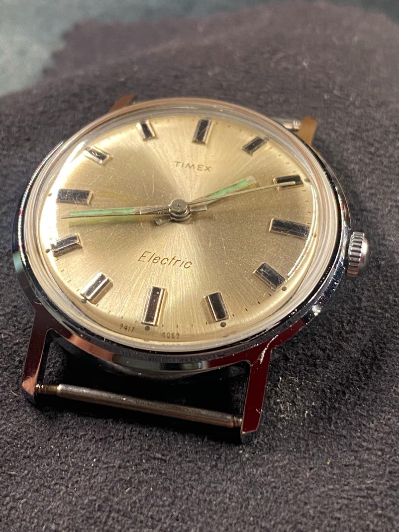 1969 Timex Electric 9417: Vintage Elegance With Luminous Precision - Etsy