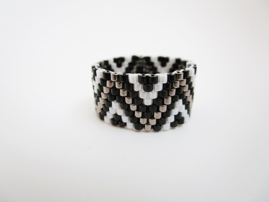 Beaded Zig-zag Peyote Ring in Black White and Steel / Seed - Etsy