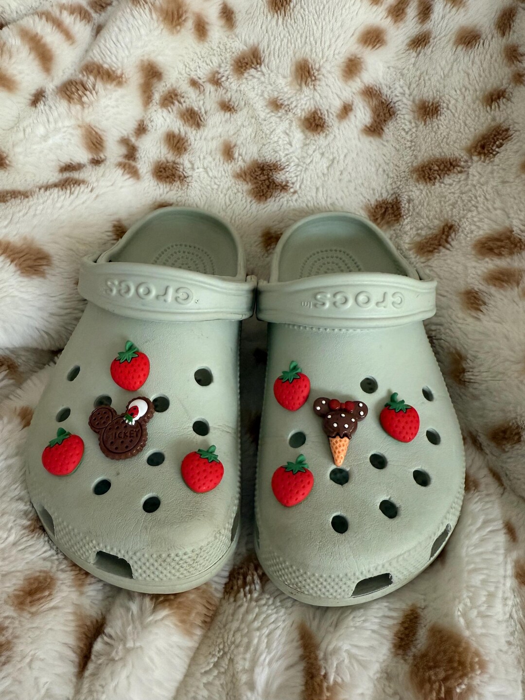 Minnie’s Chocolate Dipped Strawberries Croc Charms - Etsy