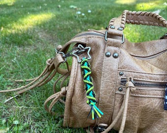 Scoubidou Keychain - Colorful Handmade Boondoggle/scooby Keychain Gimp ...