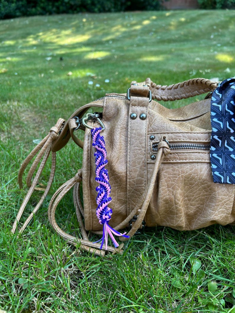 Scoubidou Keychain - Colorful Handmade Boondoggle/scooby Keychain Gimp ...