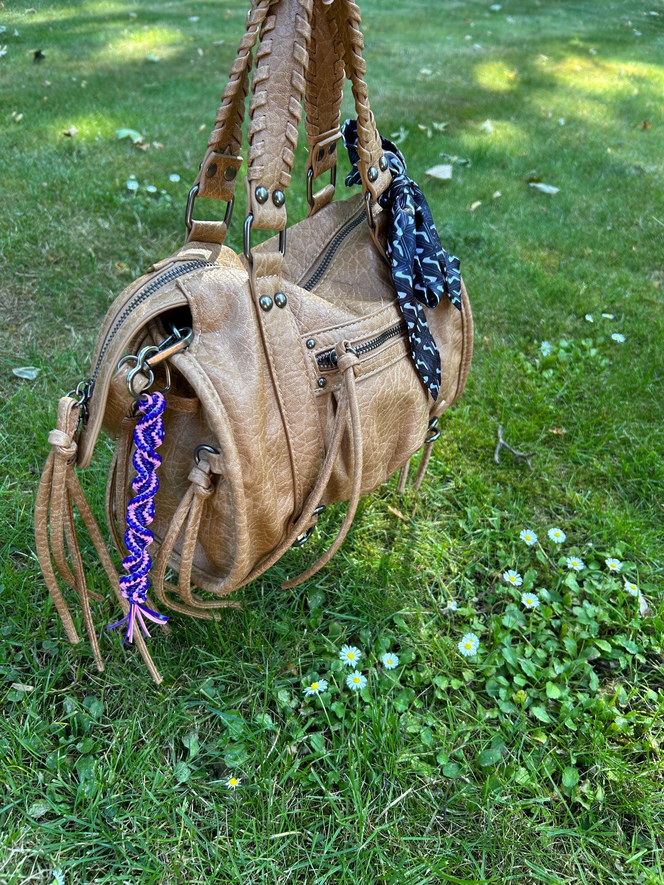 Scoubidou Keychain - Colorful Handmade Boondoggle/scooby Keychain Gimp ...